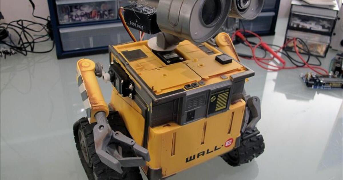 WALL-E toy gets gift of robotic life