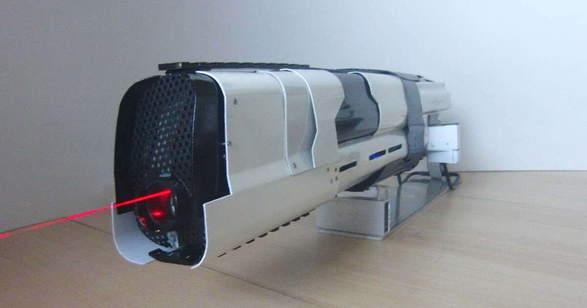 Home-made laser rifle laughs at your puny pointer