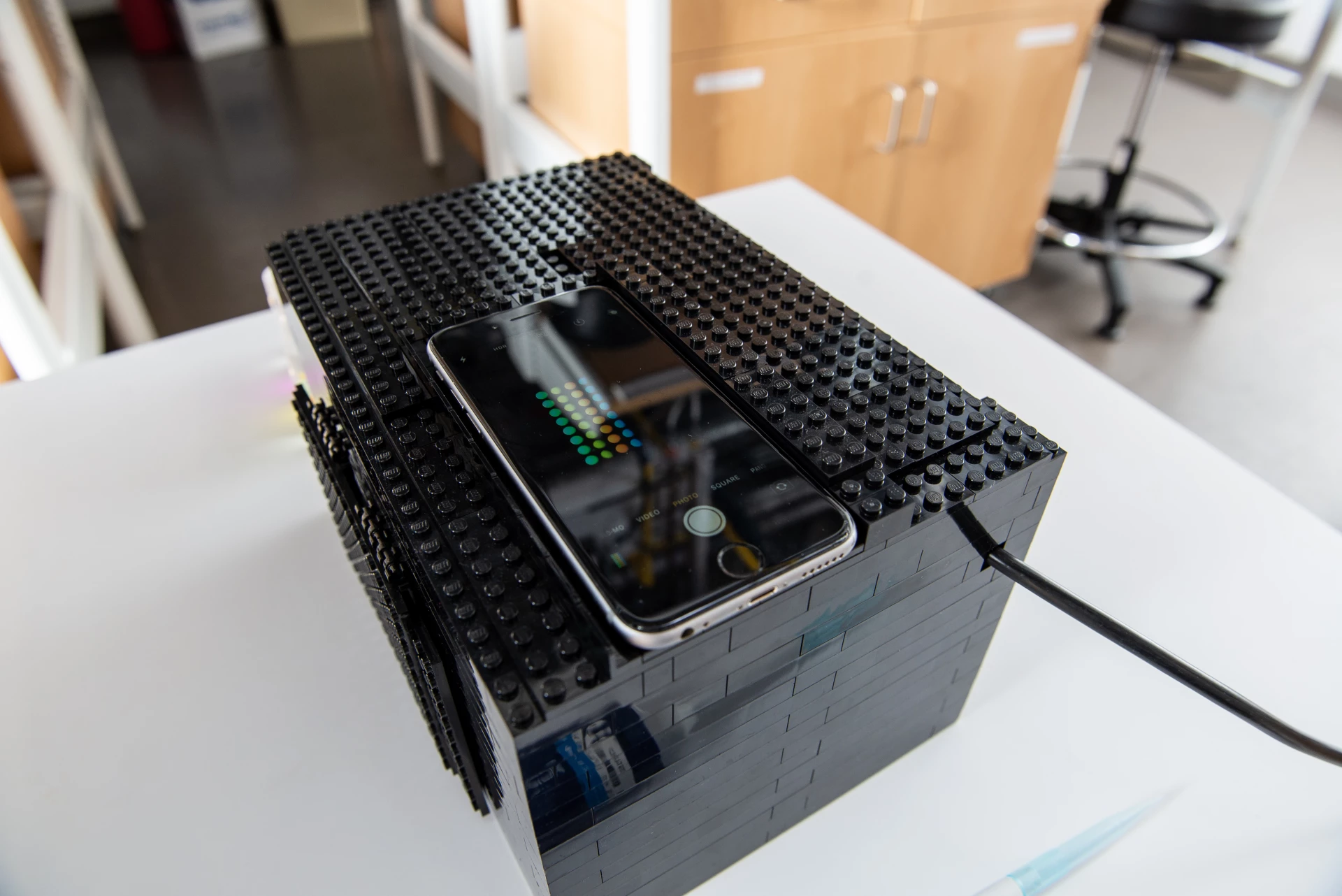 Smartphone-based nerve gas detector made from Lego bricks