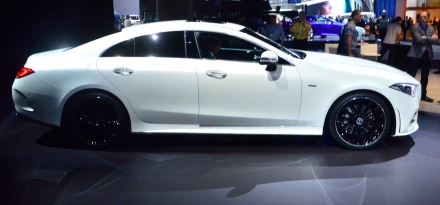 New-generation Mercedes-Benz CLS makes its debut