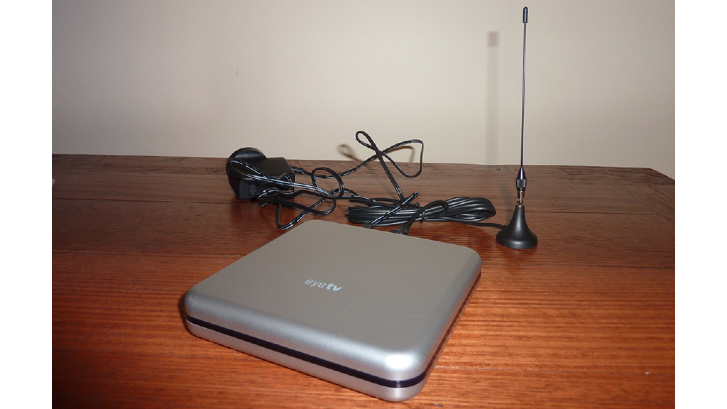 Gizmag reviews Elgato’s Netstream DTT: a digital TV transmitter for the home
