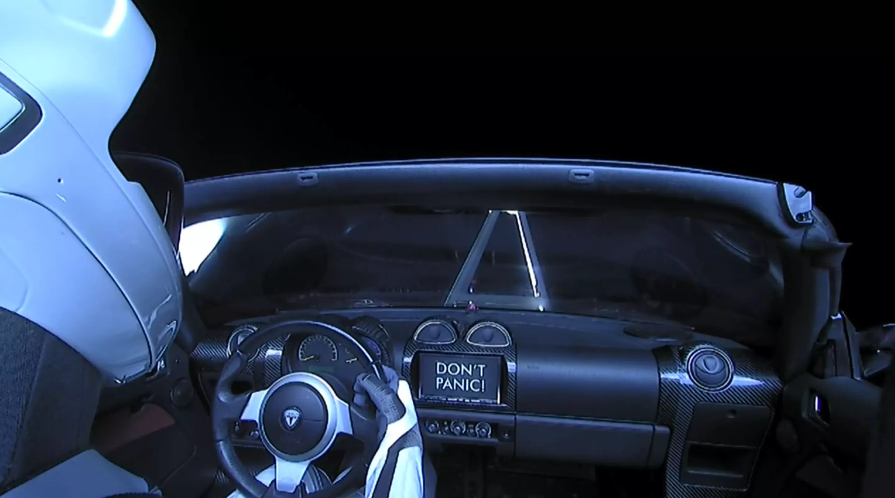 SpaceX beams live feed from its spacefaring Tesla Roadster