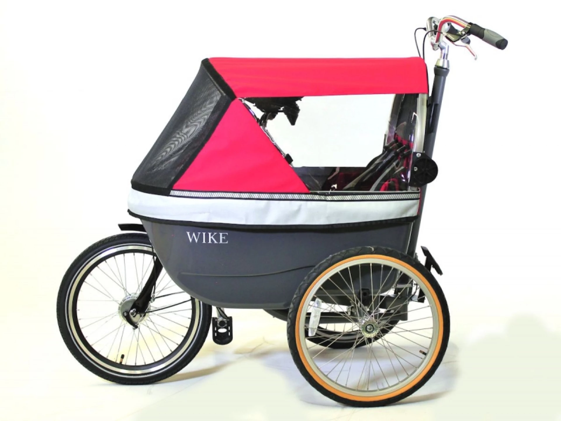 Baby-carrying bicycle transforms into a stroller in seconds