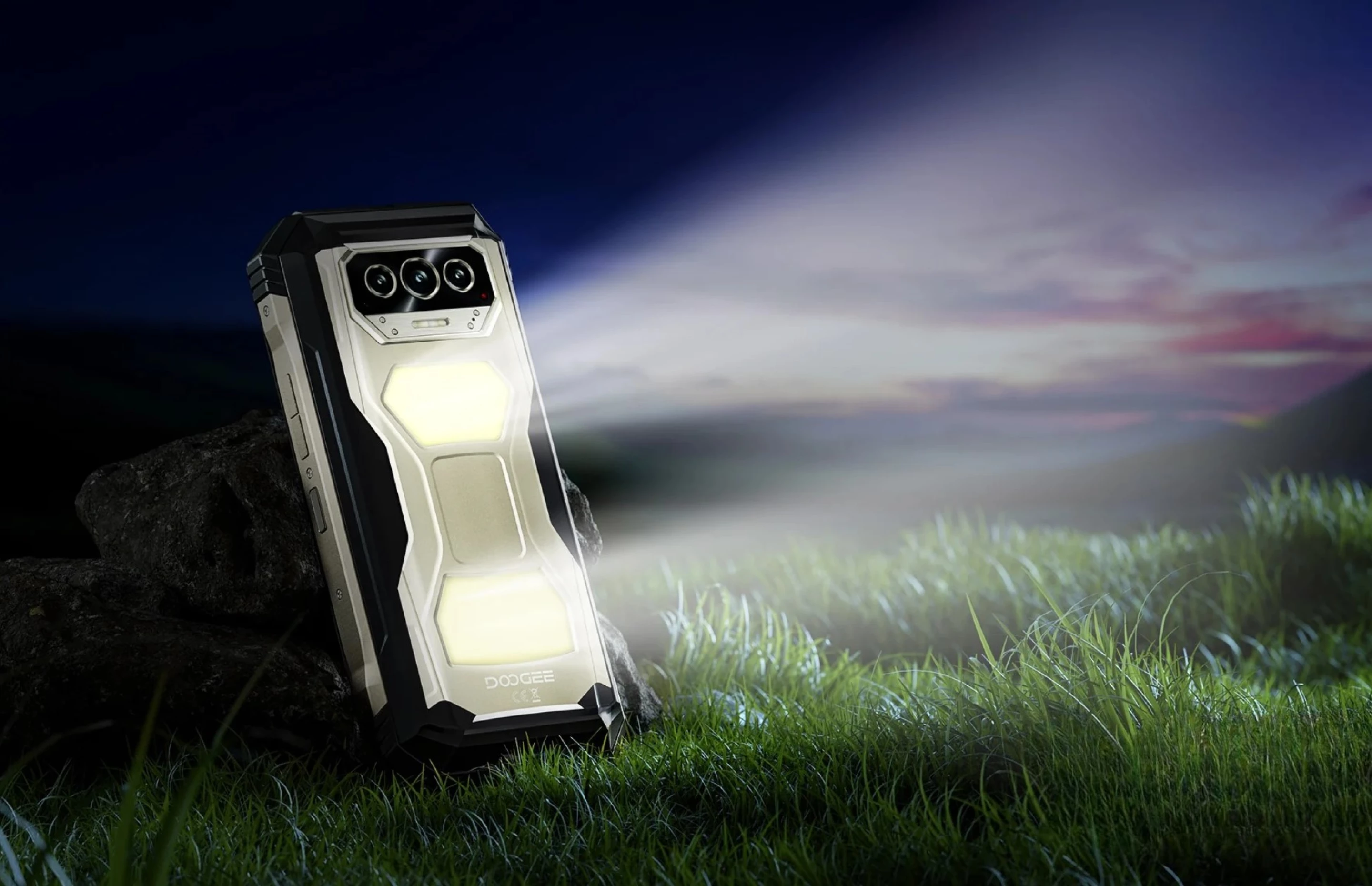 Doogee V Max S rugged phone offers durability and dual camp lights