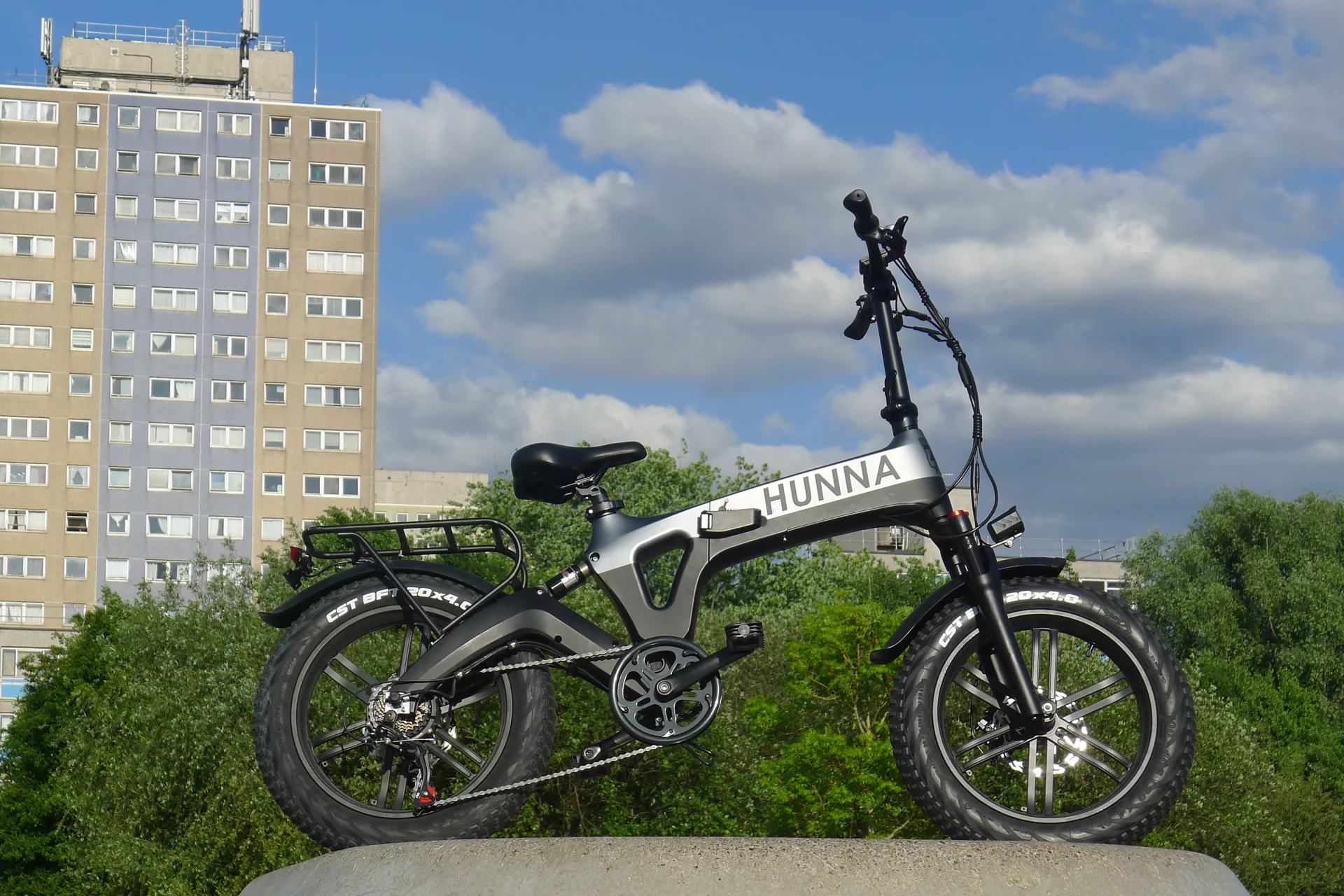 Hunna folding ebike built to survive life on the streets, and beyond