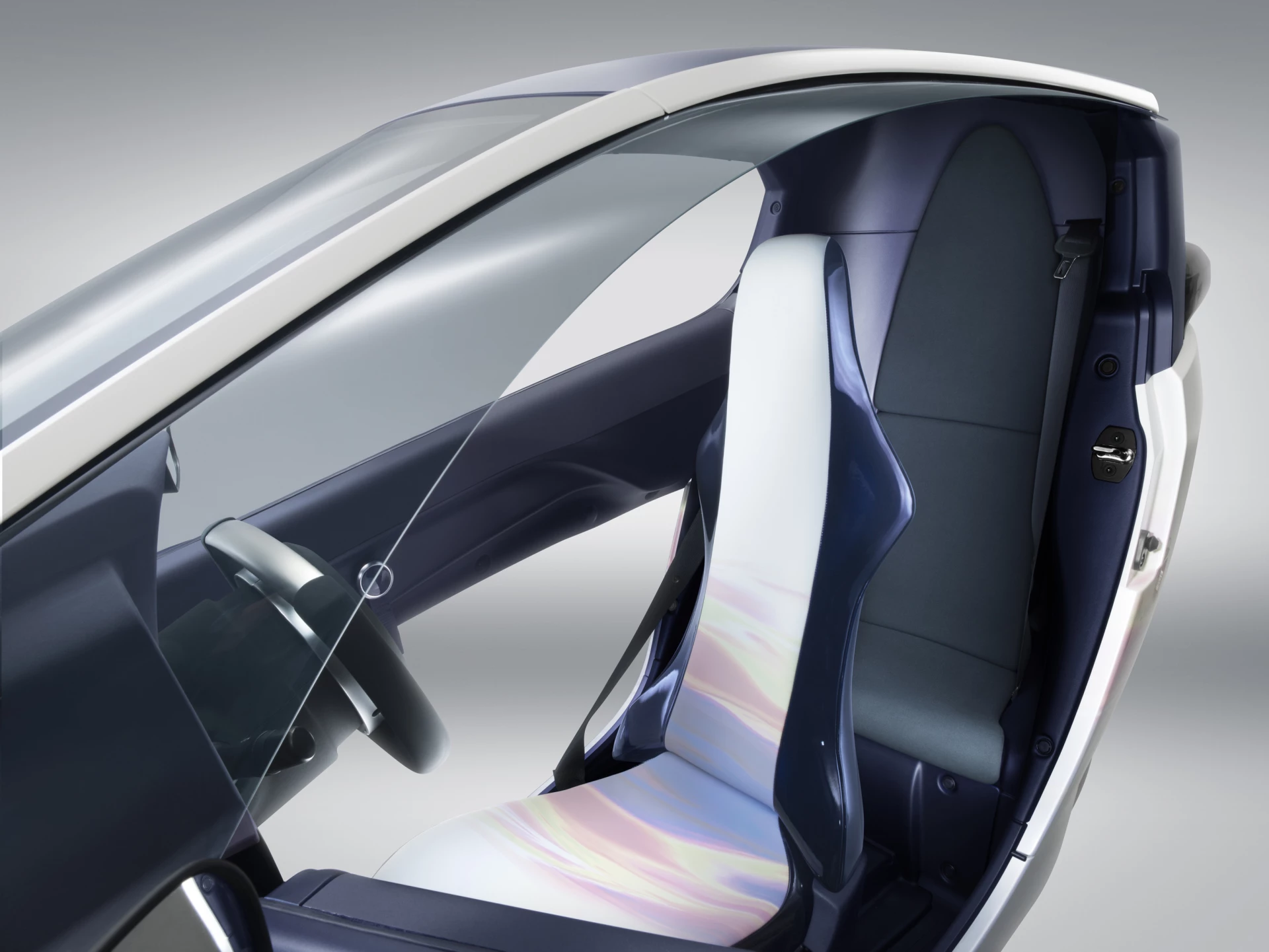 Toyota shows the i-Road – a fully-enclosed, tilting, electric three ...
