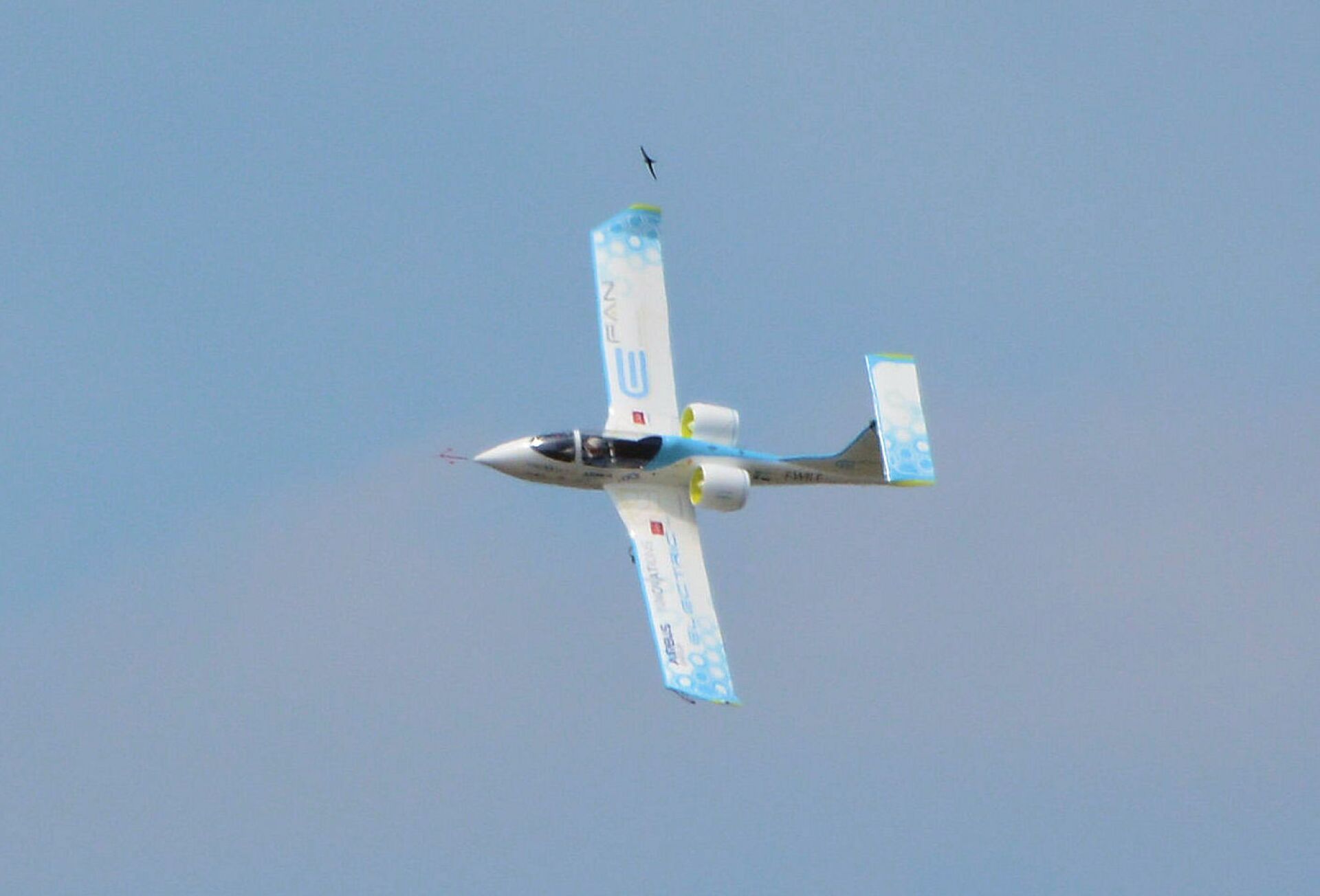 Ascendance proposes a long-range, low-emission hybrid VTOL air taxi Ascendance proposes a long-range, low-emission hybrid VTOL air taxi