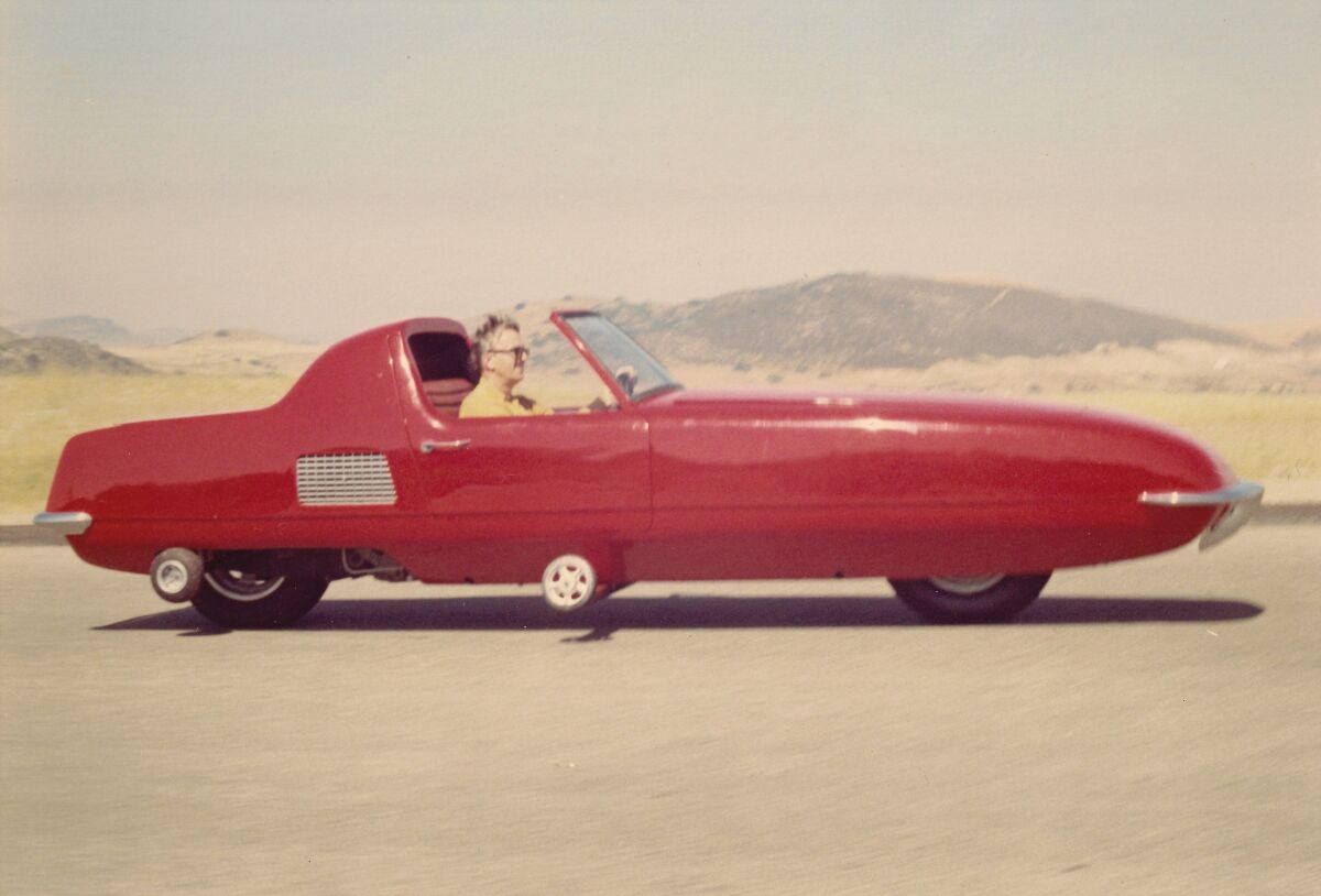 Bizarre self-balancing 1967 Gyro-X car to be restored