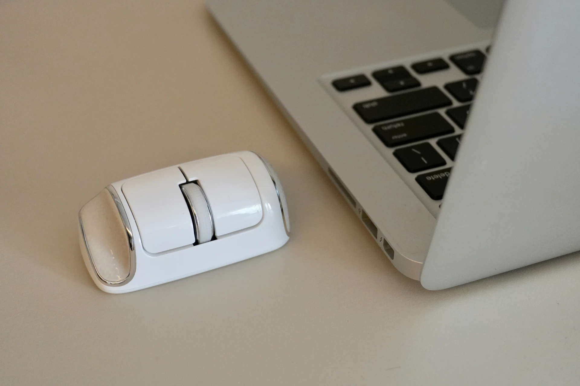 World's smallest ergonomic horizontal mouse for travel