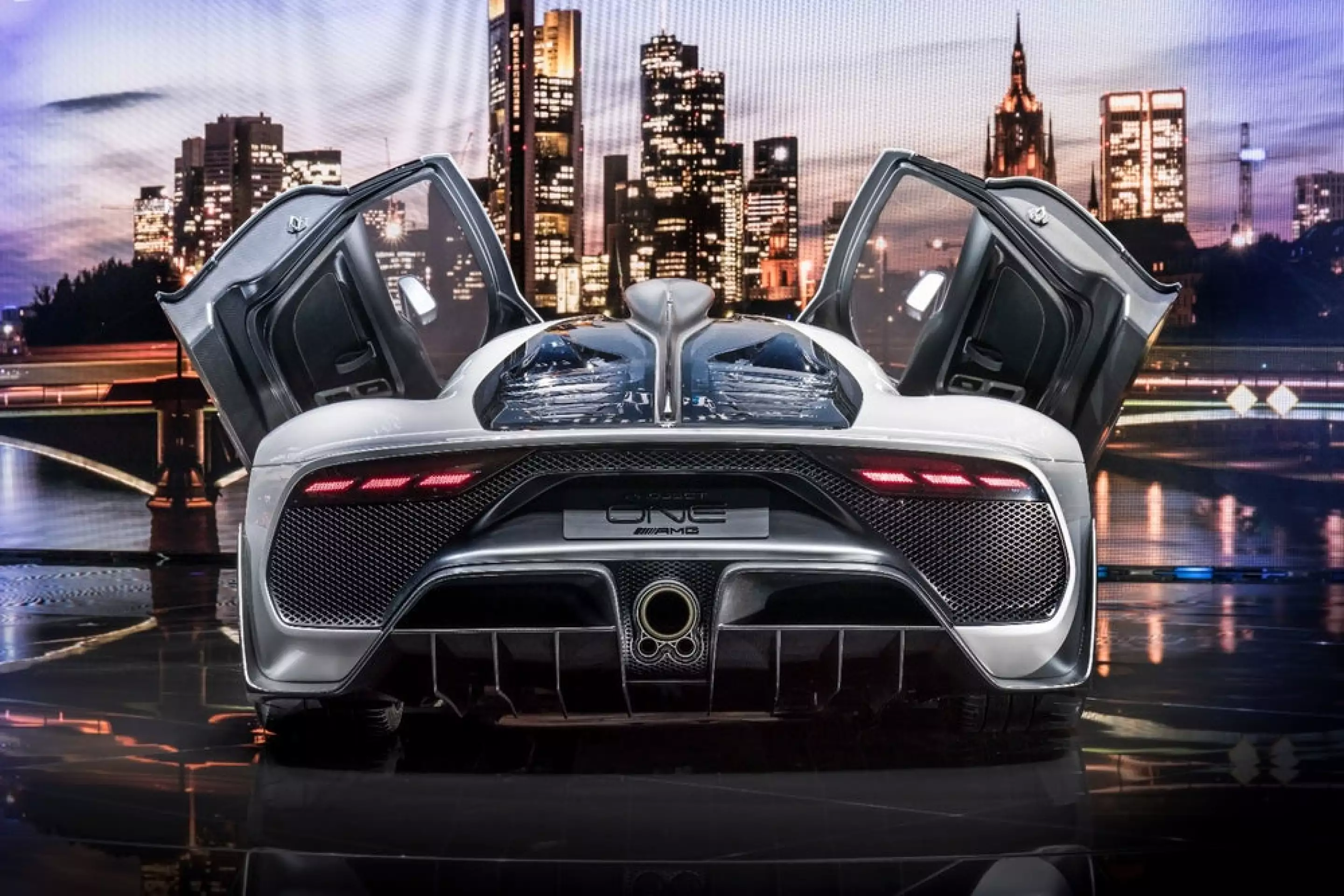 Mercedes-AMG's 1000-hp Project One takes to the track