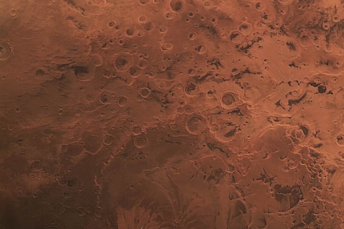 ESA's Mars Express orbiter captures stunning image of Martian landscape ESA's Mars Express orbiter captures stunning image of Martian landscape