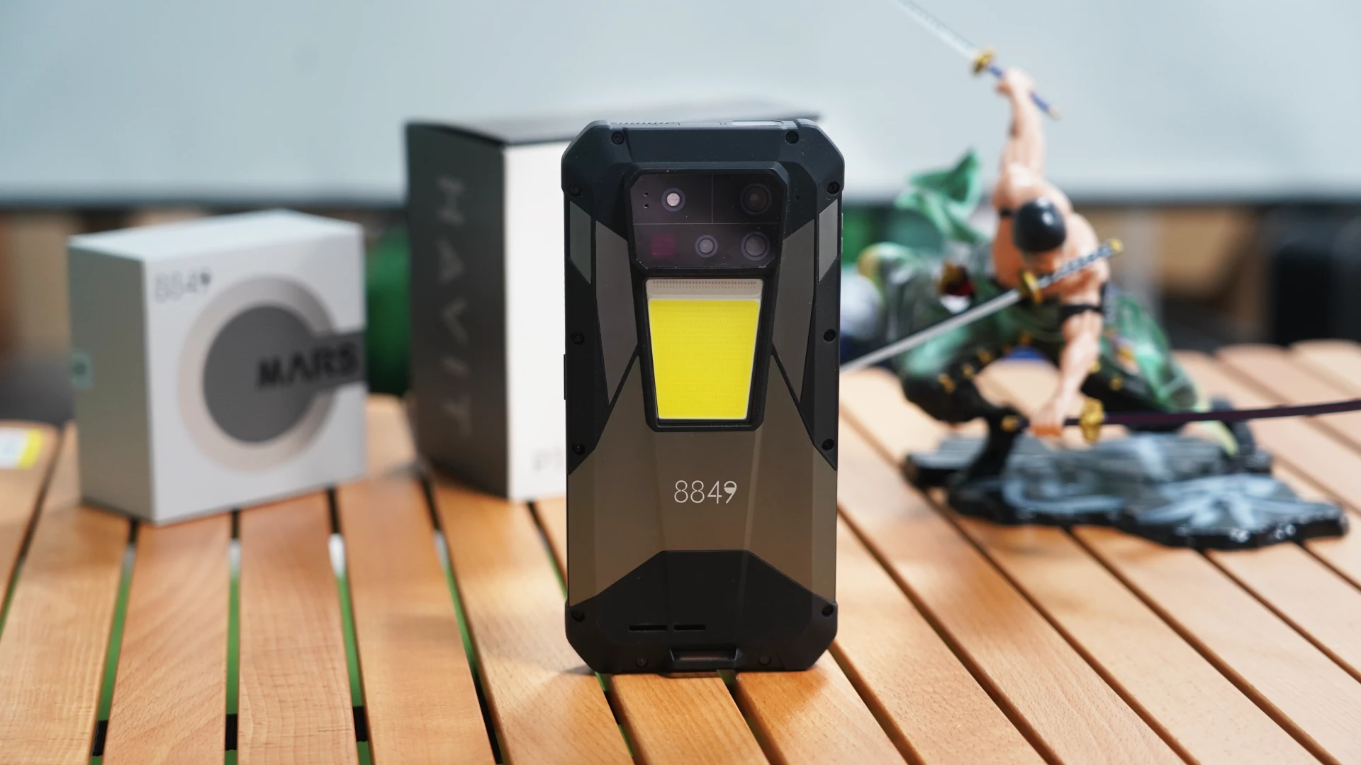 Rugged phone with projector offers sharper visuals