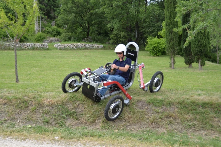 Swincar tilting 4-wheel-drive "spider car" makes light work of bizarre ...
