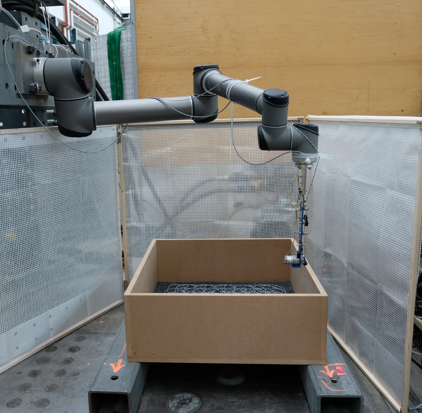String used to bind asphalt together in green alternative to bitumen