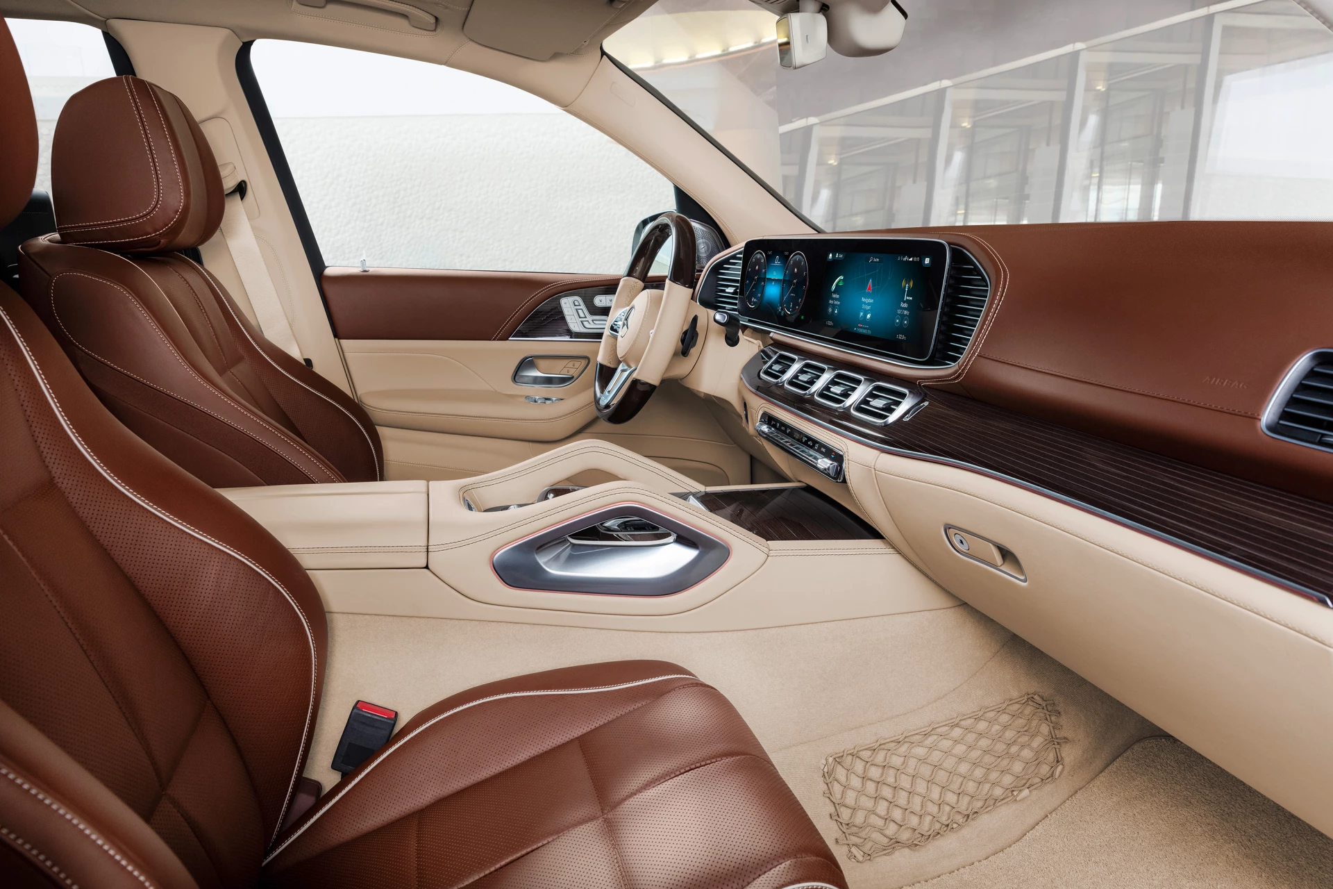 What it's like inside Mercedes-Maybach's new ultra-luxury SUV