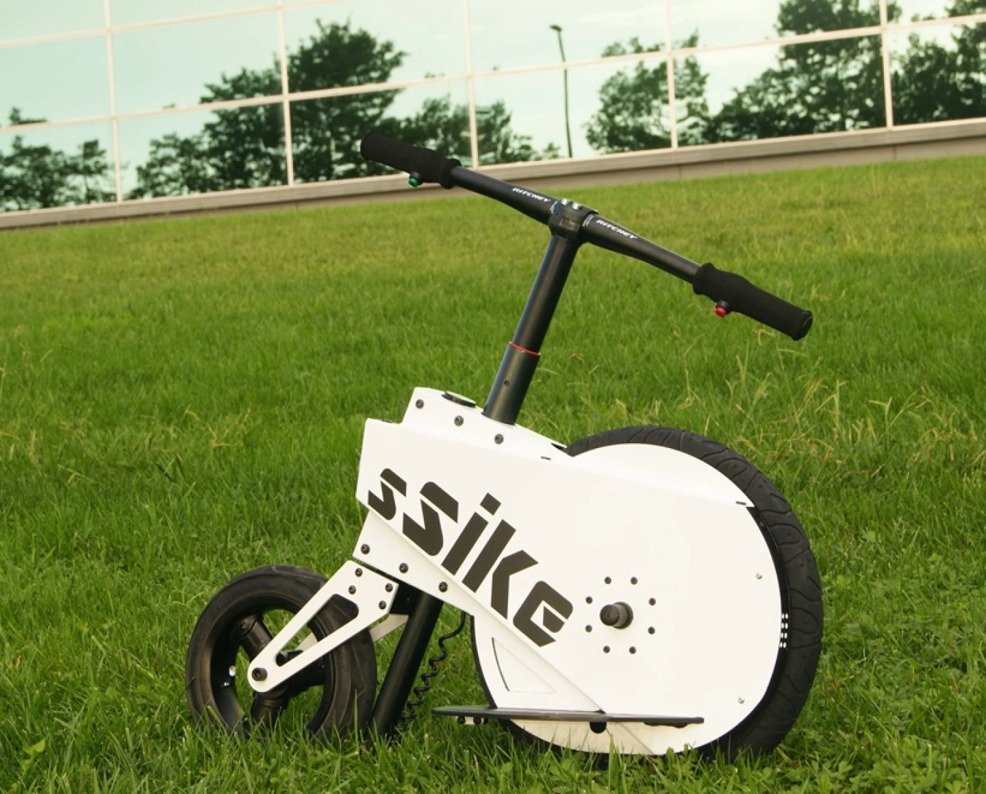 The SSIKE personal electric scooter