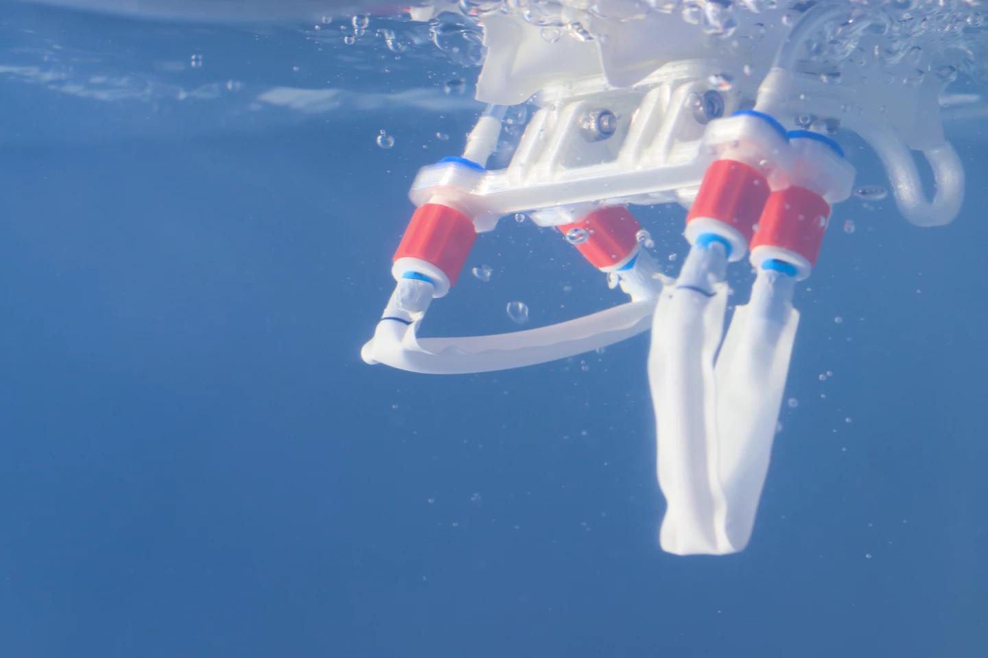 Air-powered robot uses physics for movement without electronics
