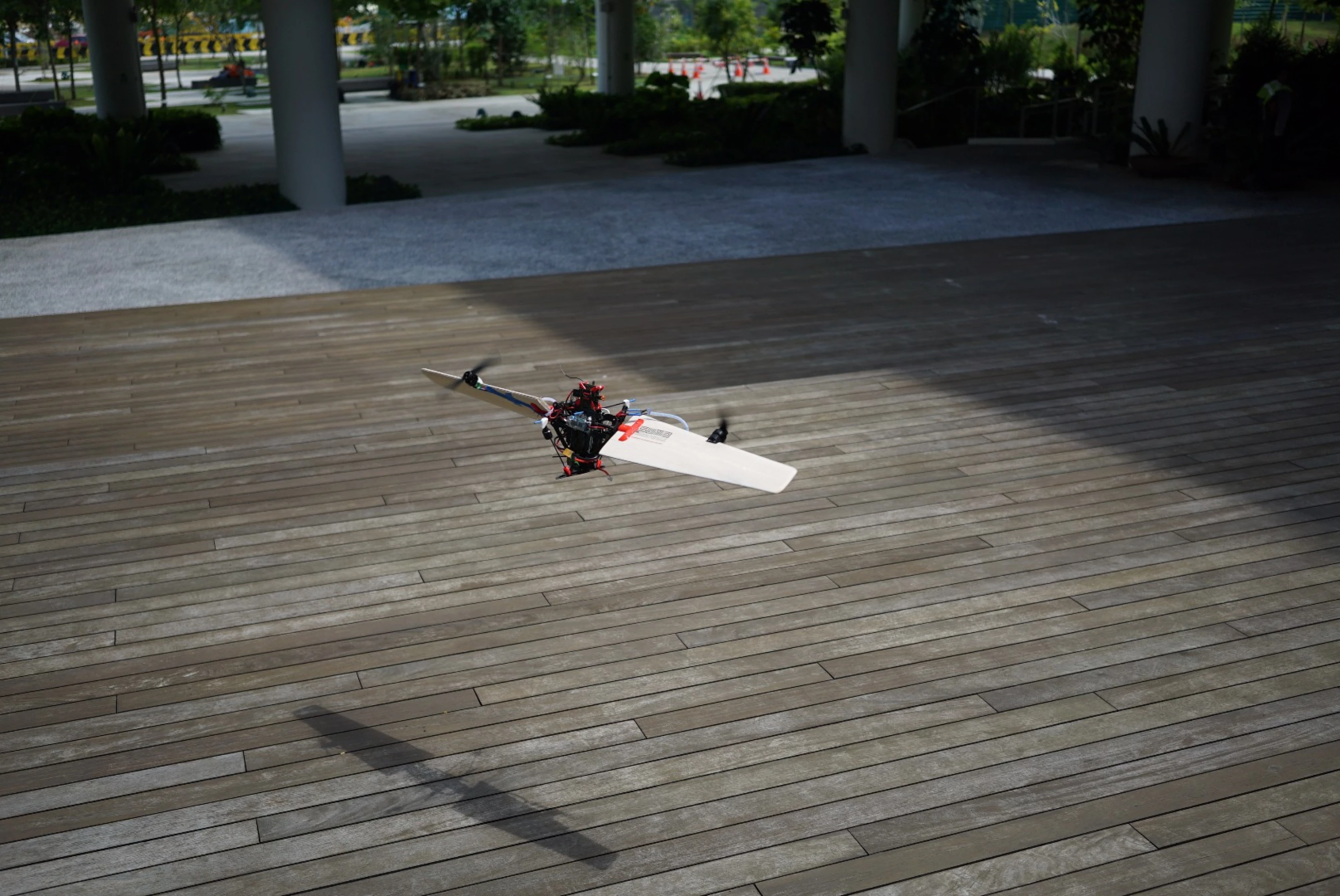 "THOR" hybrid UAV hovers like a helicopter, flies like a plane