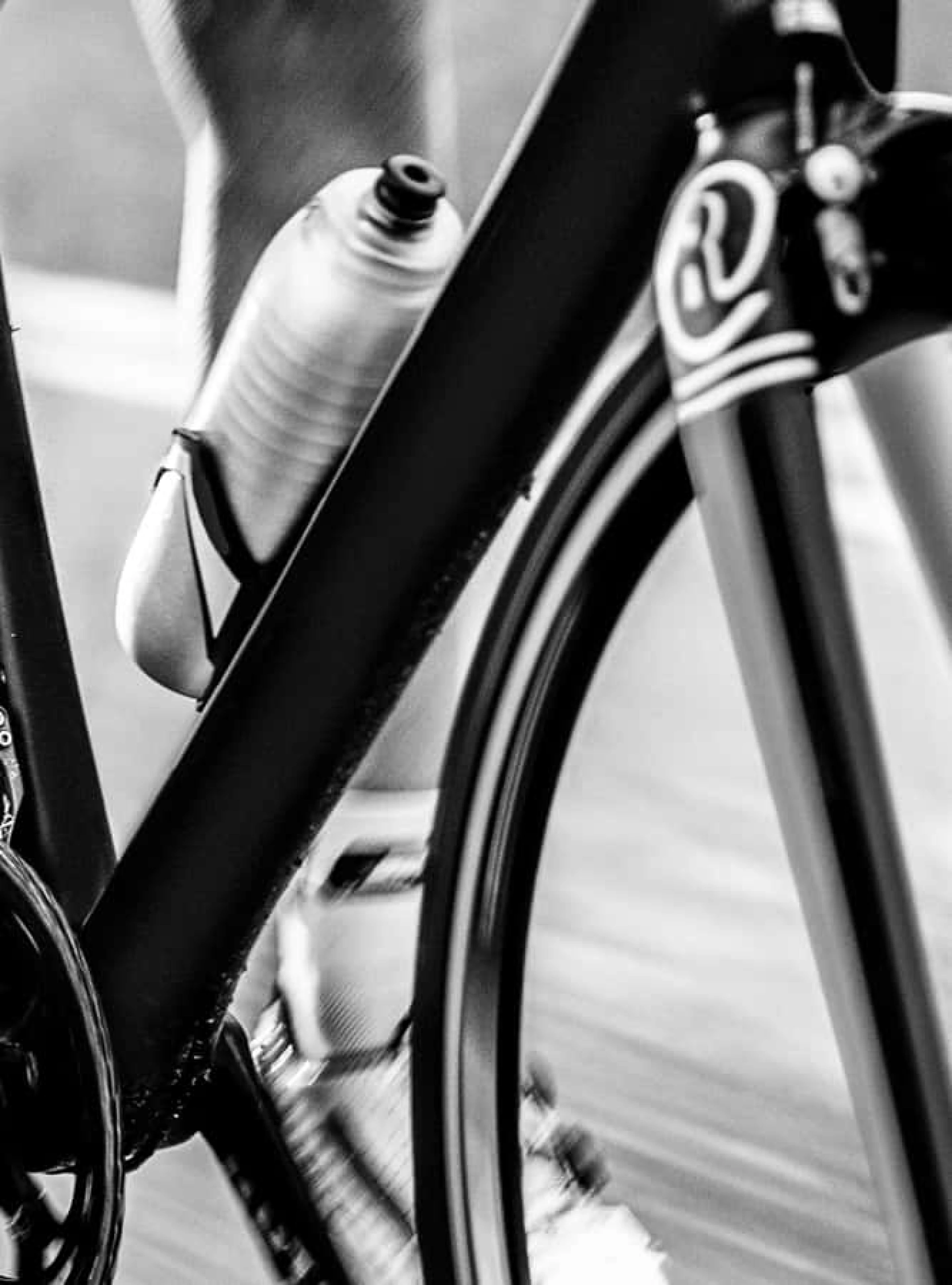 Keego water bottle uses squeezable titanium in place of plastic