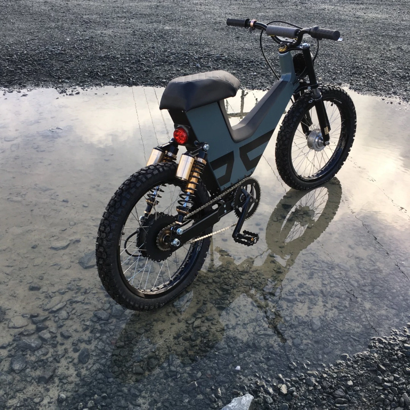 Suru gets the Scrambler e-bike ready for road or dirt