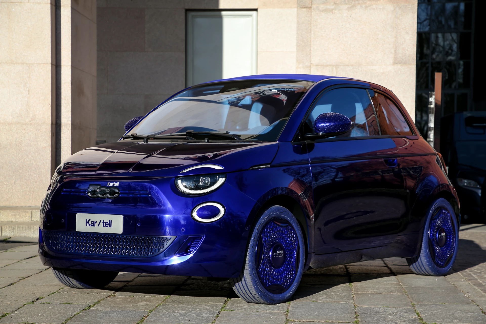 Fiat 500 all-electric city car goes up for pre-order