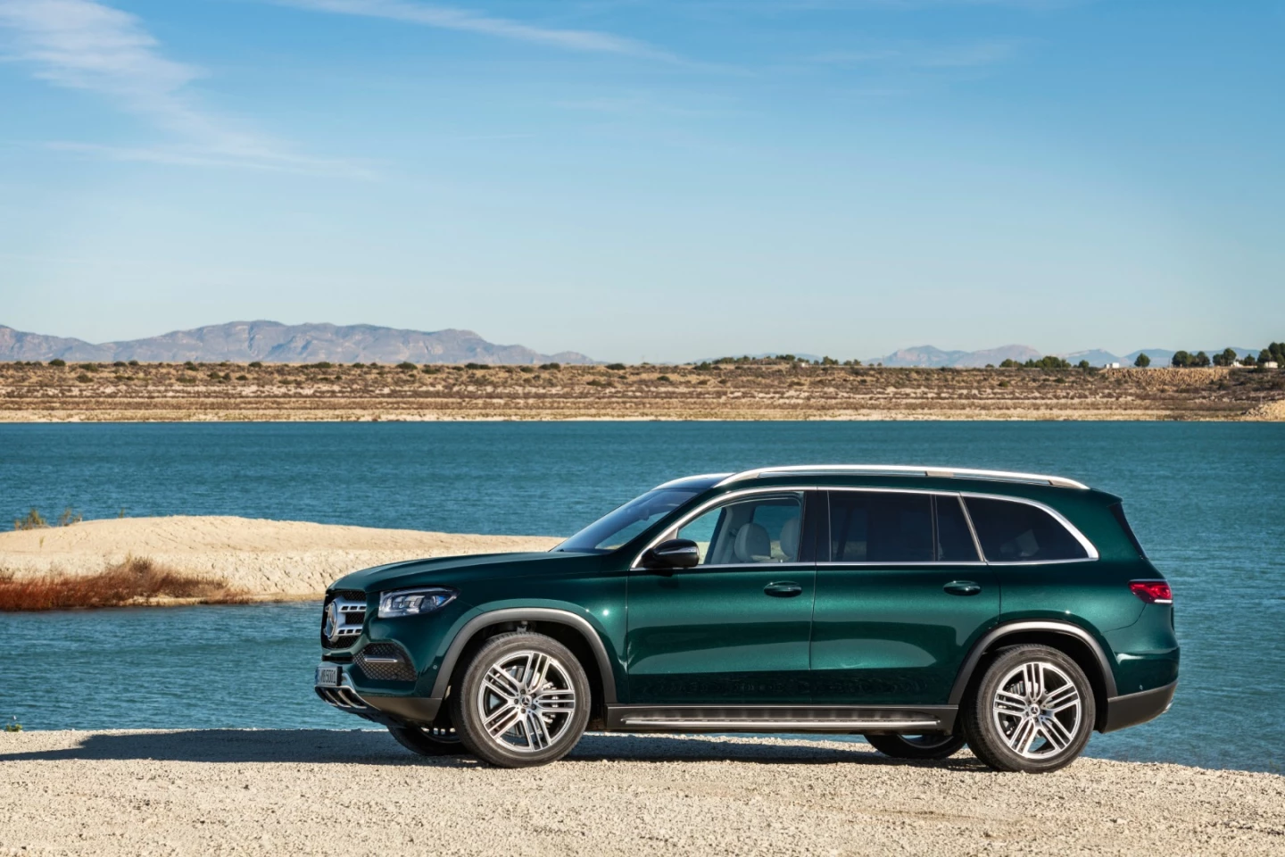Mercedes-Benz embiggens its biggest luxury SUV: The new 2020 GLS