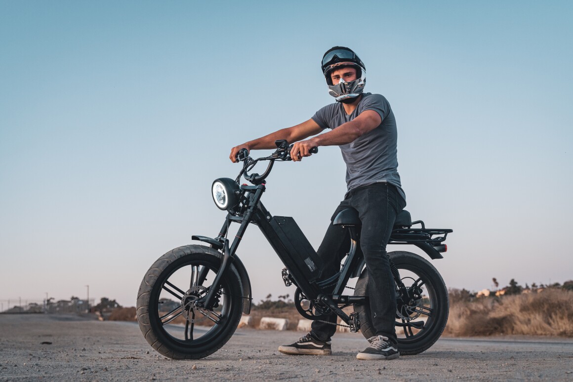 Juiced Bikes releases the beefy Scorpion e-bike/moped