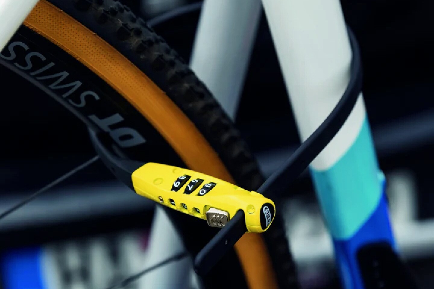 Abus CombiFlex TravelGuard bike lock is set to hit your local coffee shop