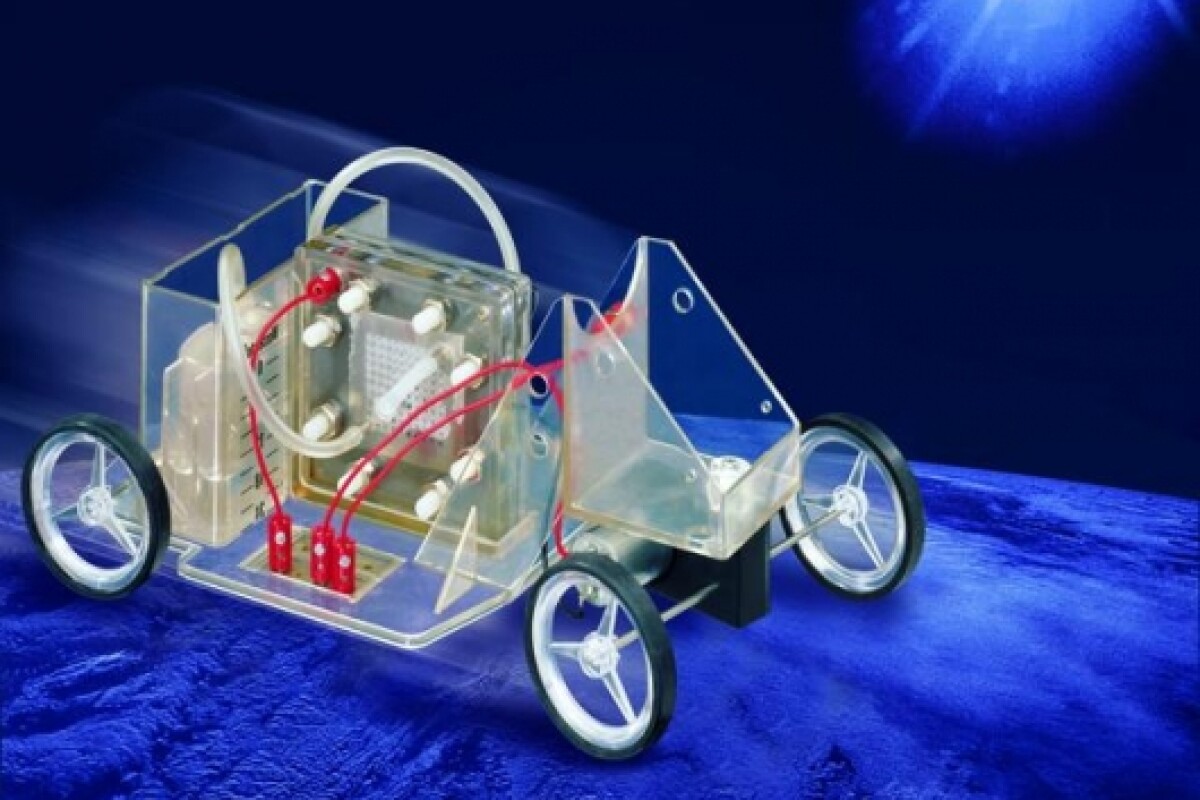 Fuel cell toy car runs on water