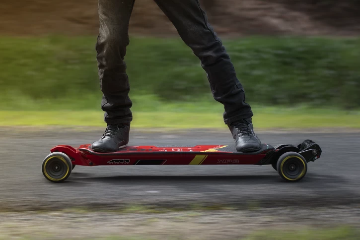 Radium's Mach One: Formula 1 Inspired Electric Skateboard Reaches 45 MPH