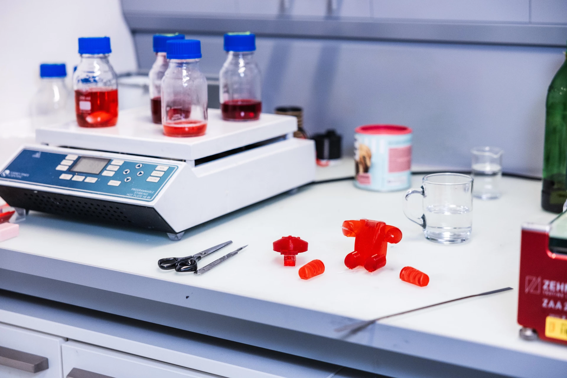 Scientists unveil RoboCake with edible robots and batteries