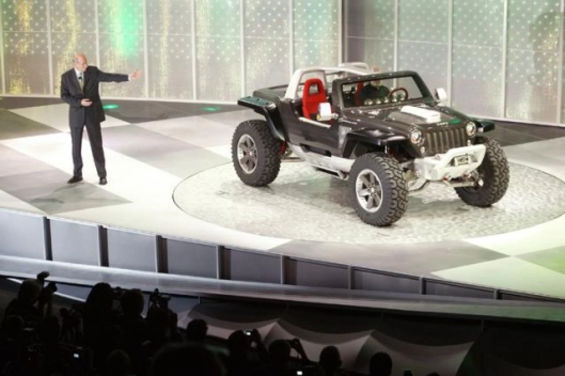 Hurricane 4x4 - 16 cylinders, 11.4 litres and four wheel steering