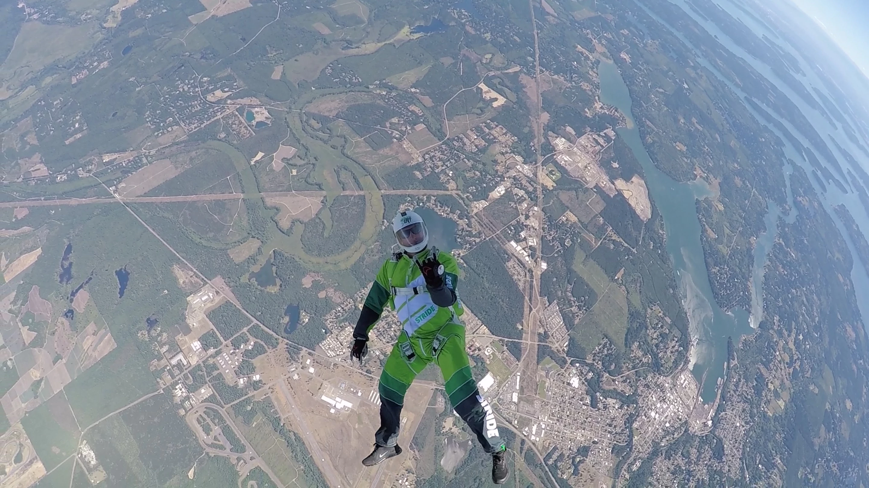 No parachute, no problem: Maniacal skydiver nets world-record freefall