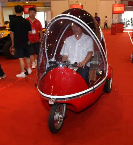 Bubble-bike: US$750 Electric three-wheeler