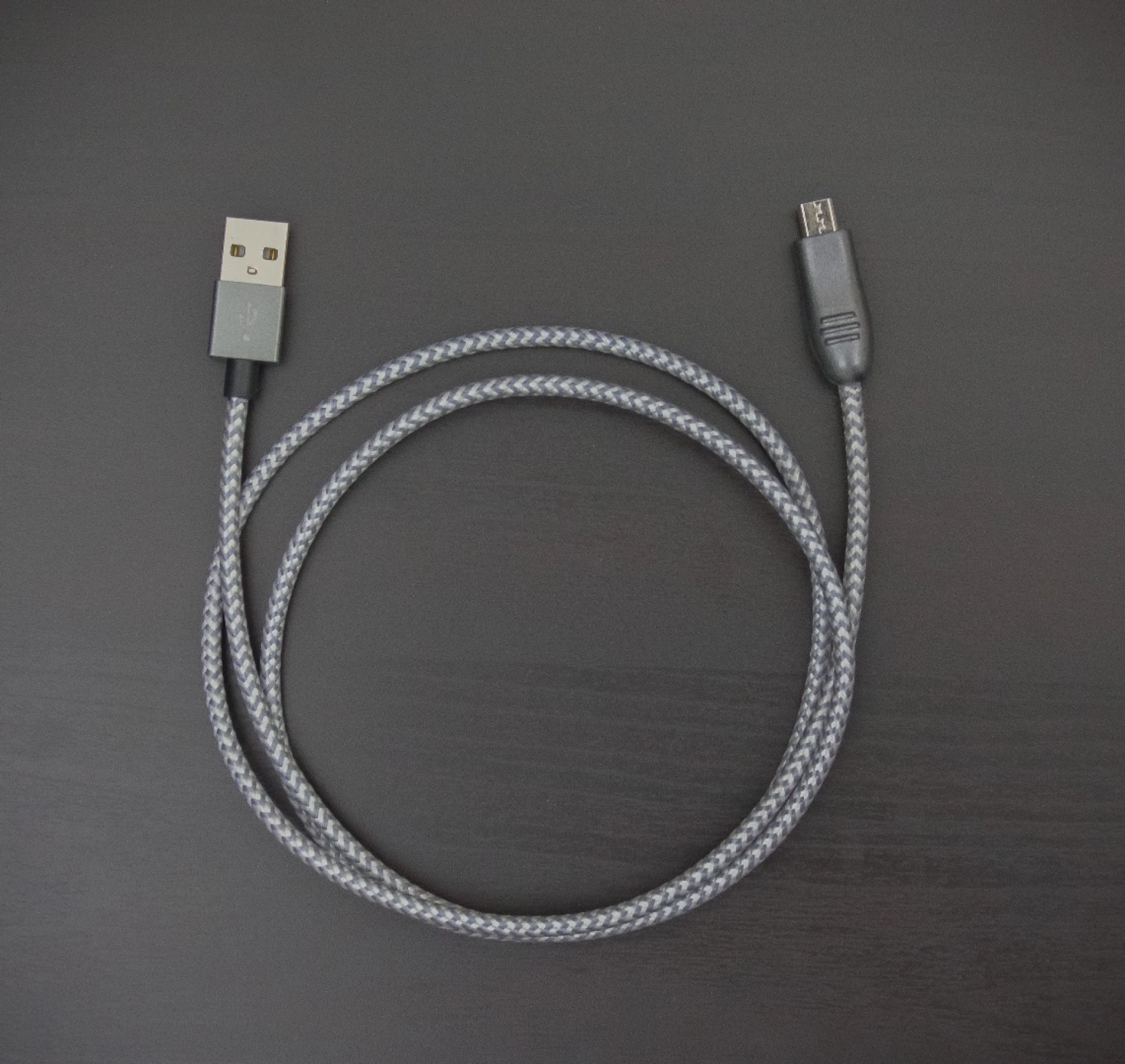 Rotating charger cable stays flexible to avoid the fray