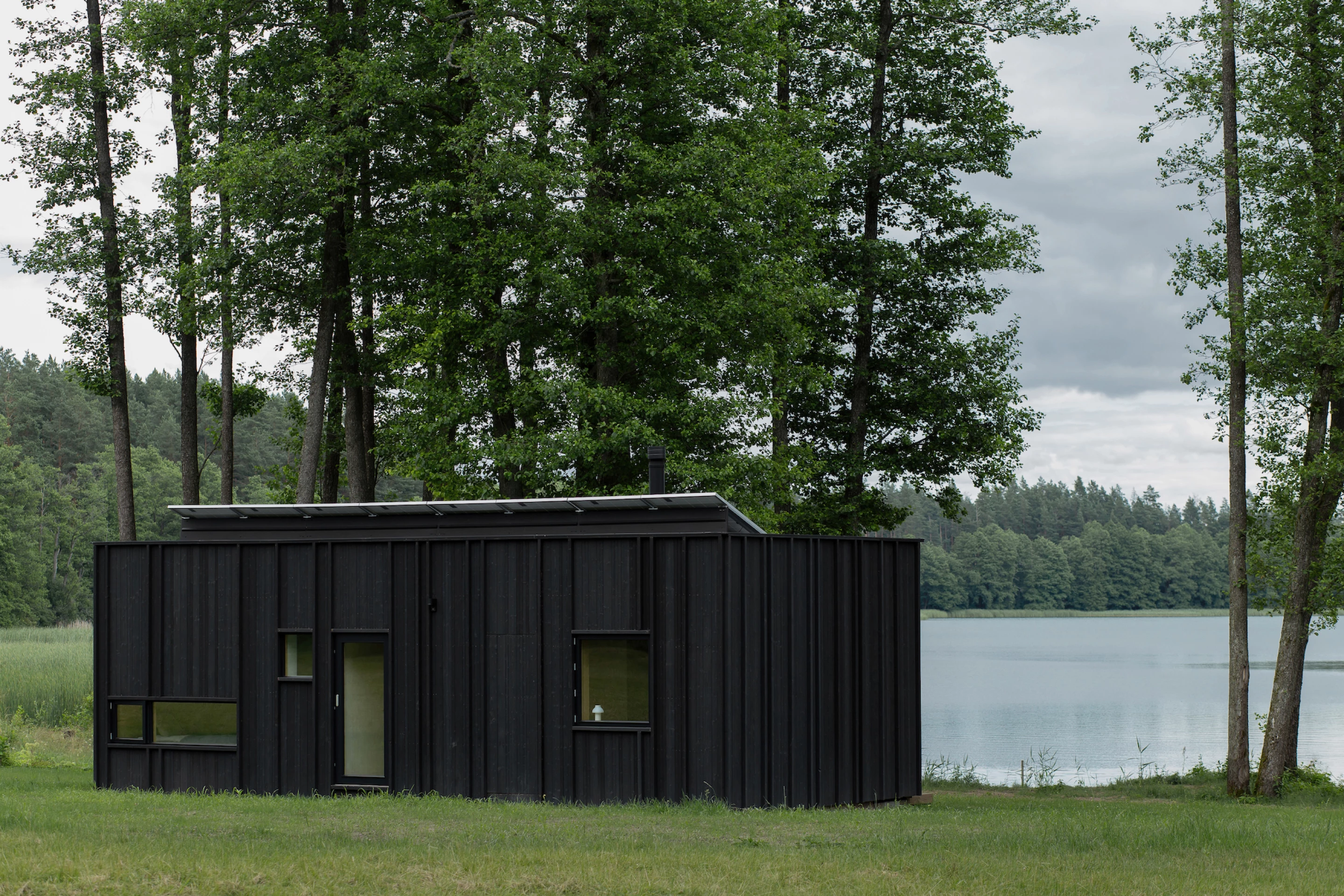 Kitchen maker incorporates offcuts into attractive tiny house build