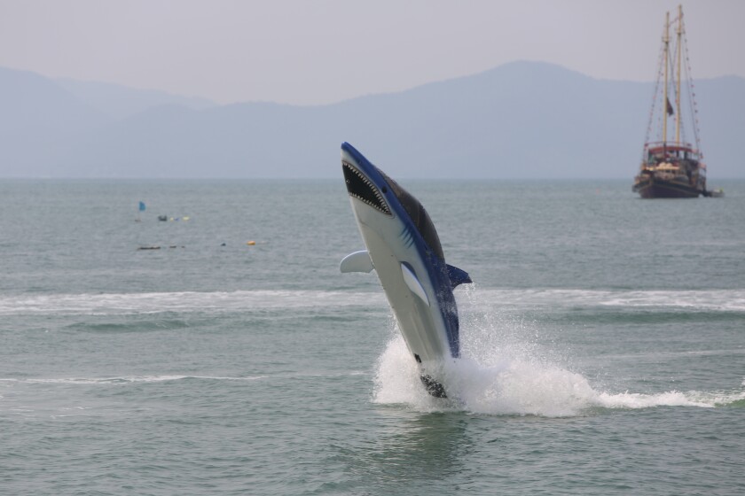 Video: Flight testing the Seabreacher X – the 300 horsepower bionic shark