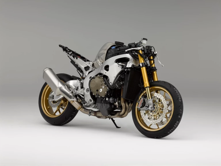 Honda celebrates 25 years of the Fireblade with two track-ready SP versions