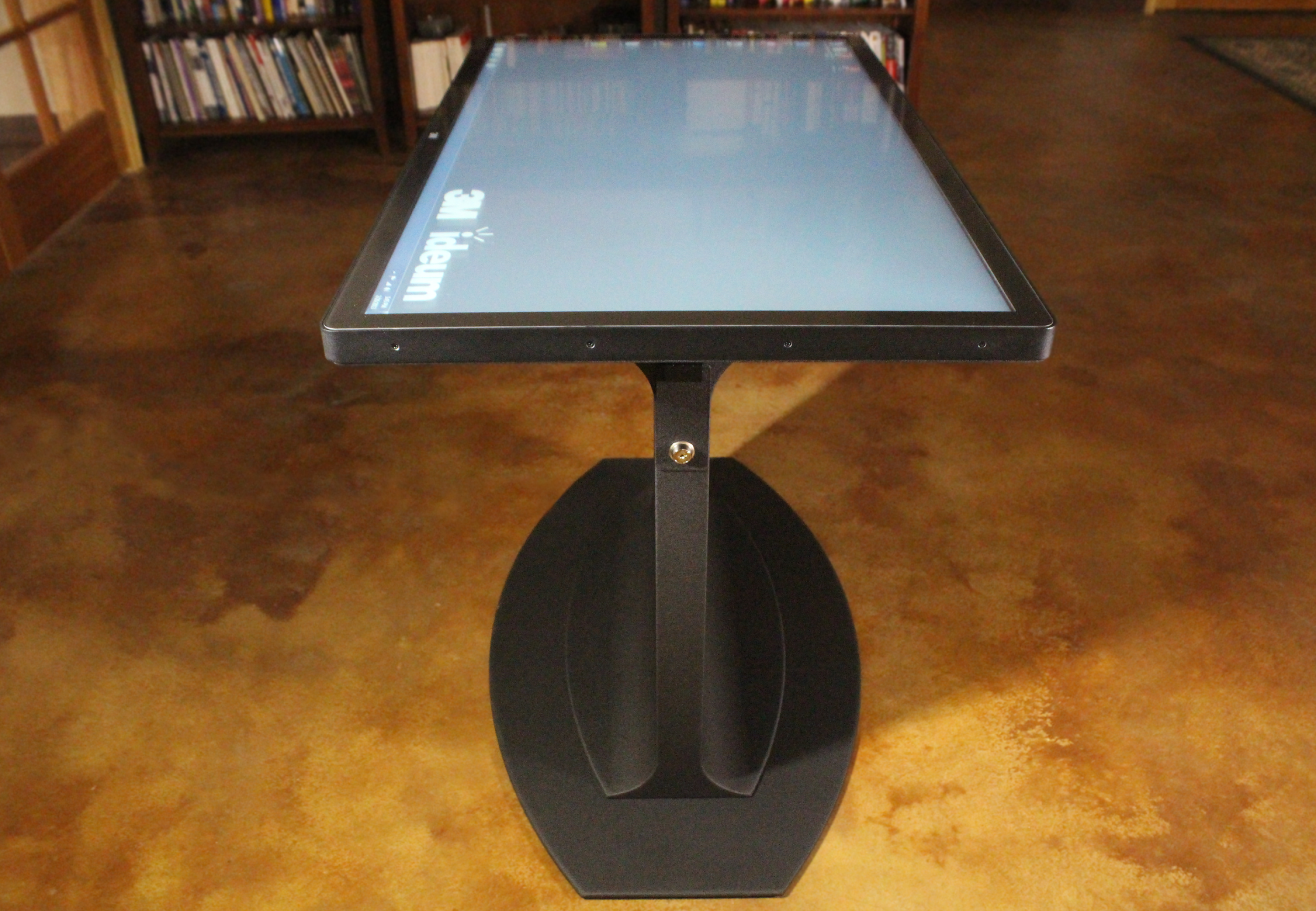 Ideum and 3M Touch Systems launch new Platform 46 multi-touch tables