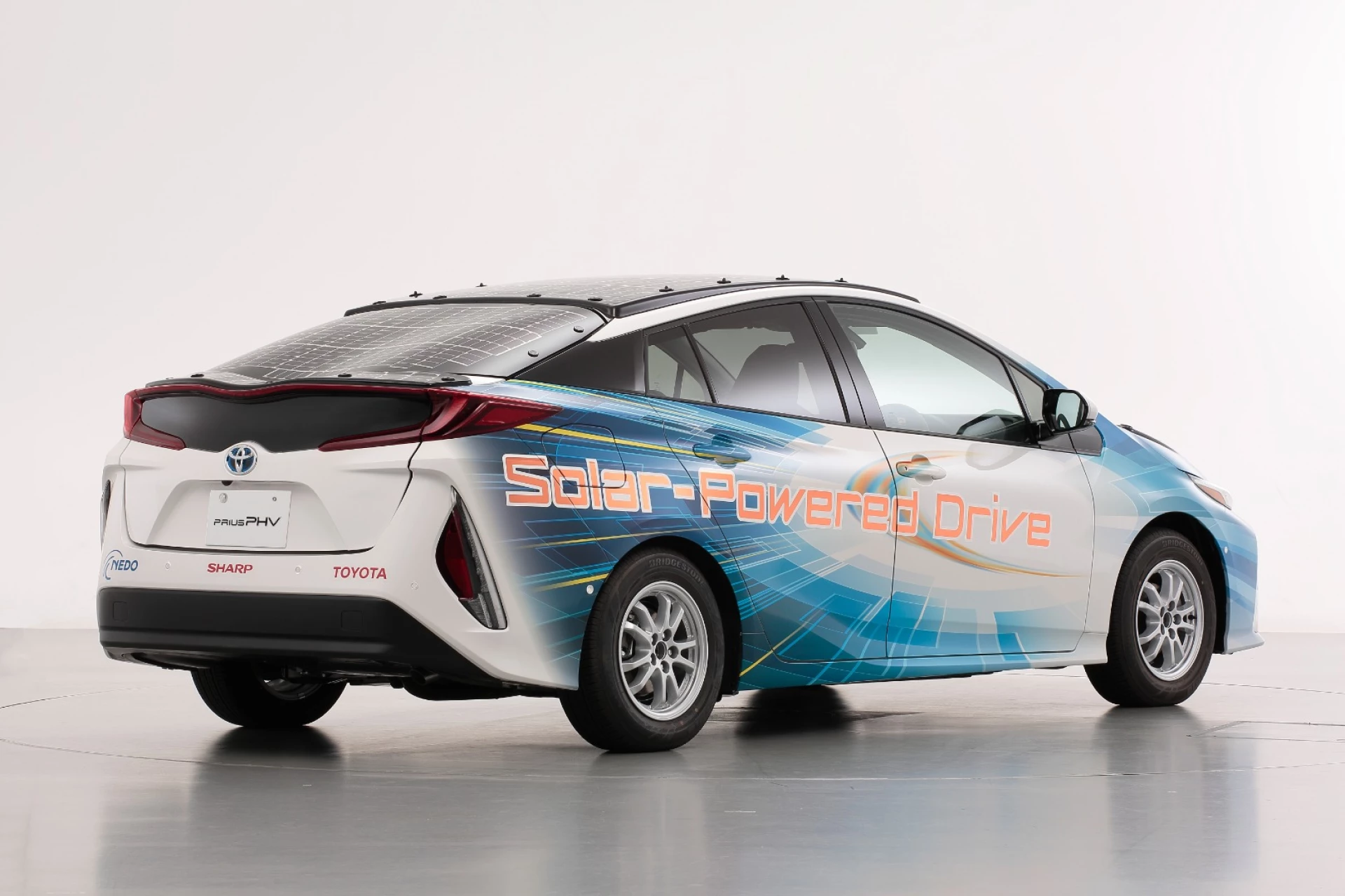 Toyota's latest solar-powered Prius can charge when on the move