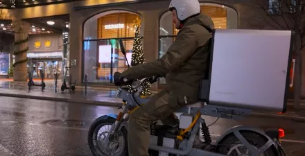 Cake teams up with Dometic for electric food delivery box