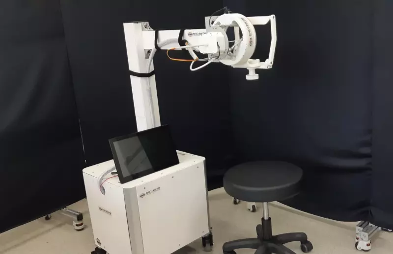 Sampling robot lets clinicians keep their distance from patients