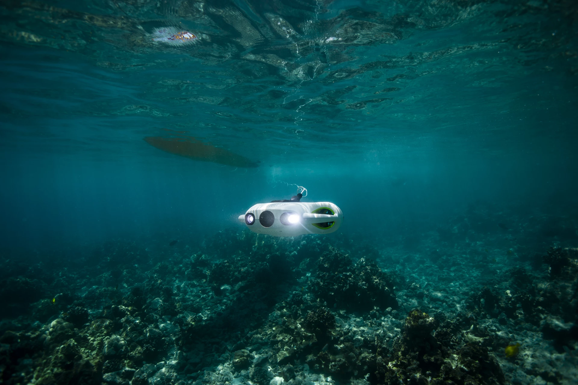 New-and-improved underwater drone has a zoom-lens camera