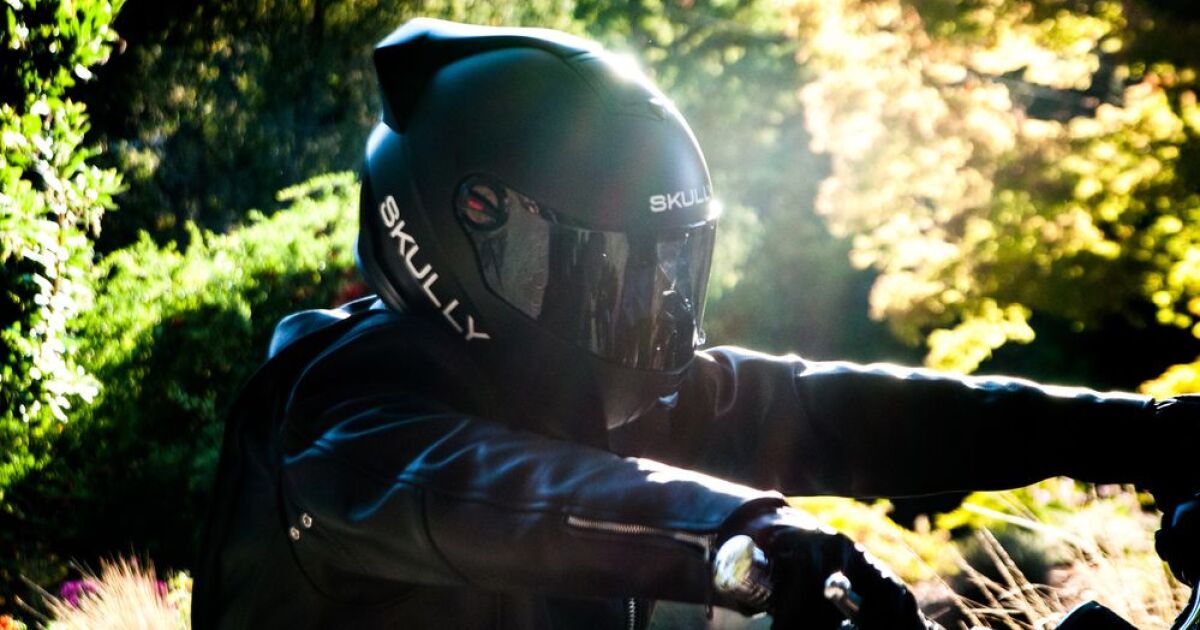 Skully seeking beta testers for Augmented Reality motorcycle helmet