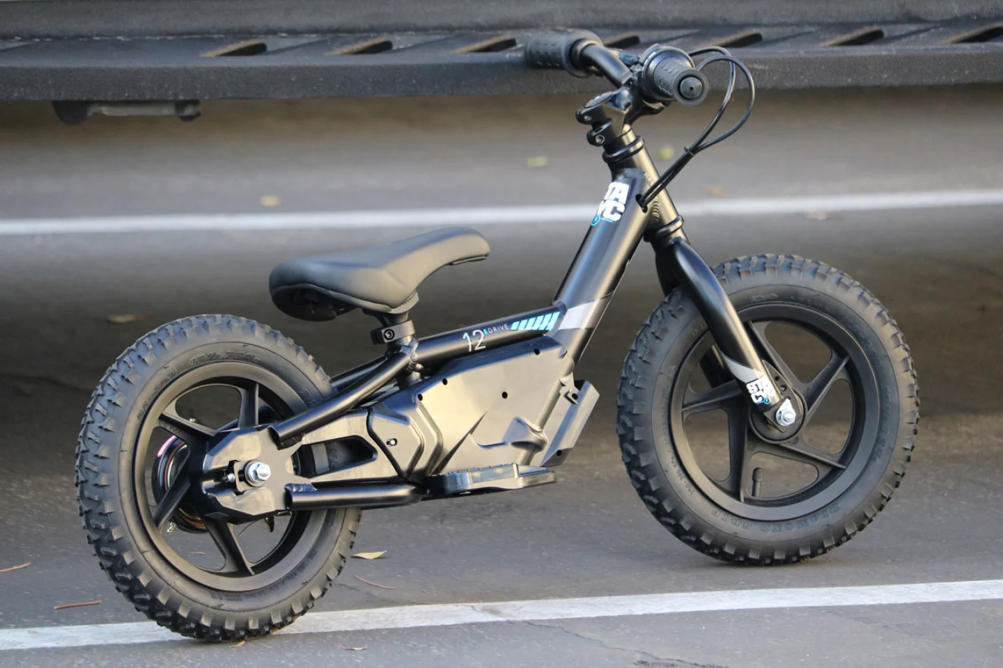 Electric balance bike gets tykes shreddin'