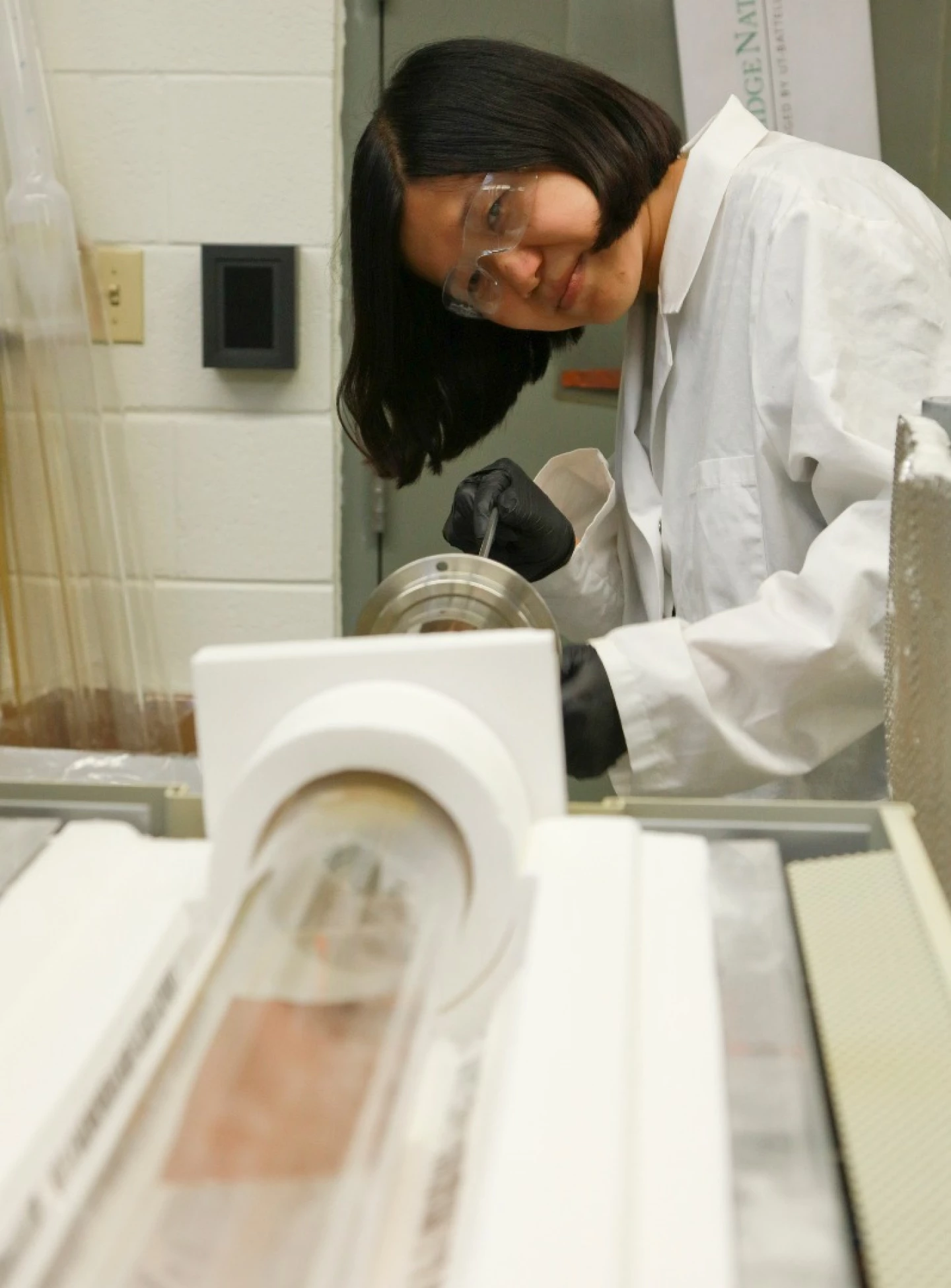 New process could see "white graphene" pairing with graphene in ultra ...