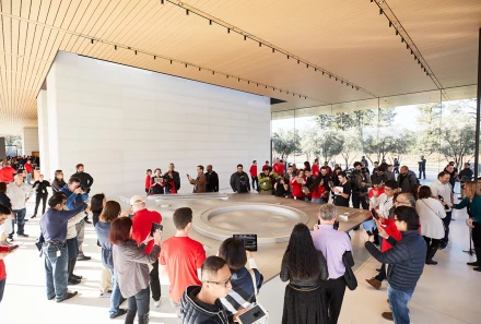 Visitor Center raises the roof on Apple's new HQ