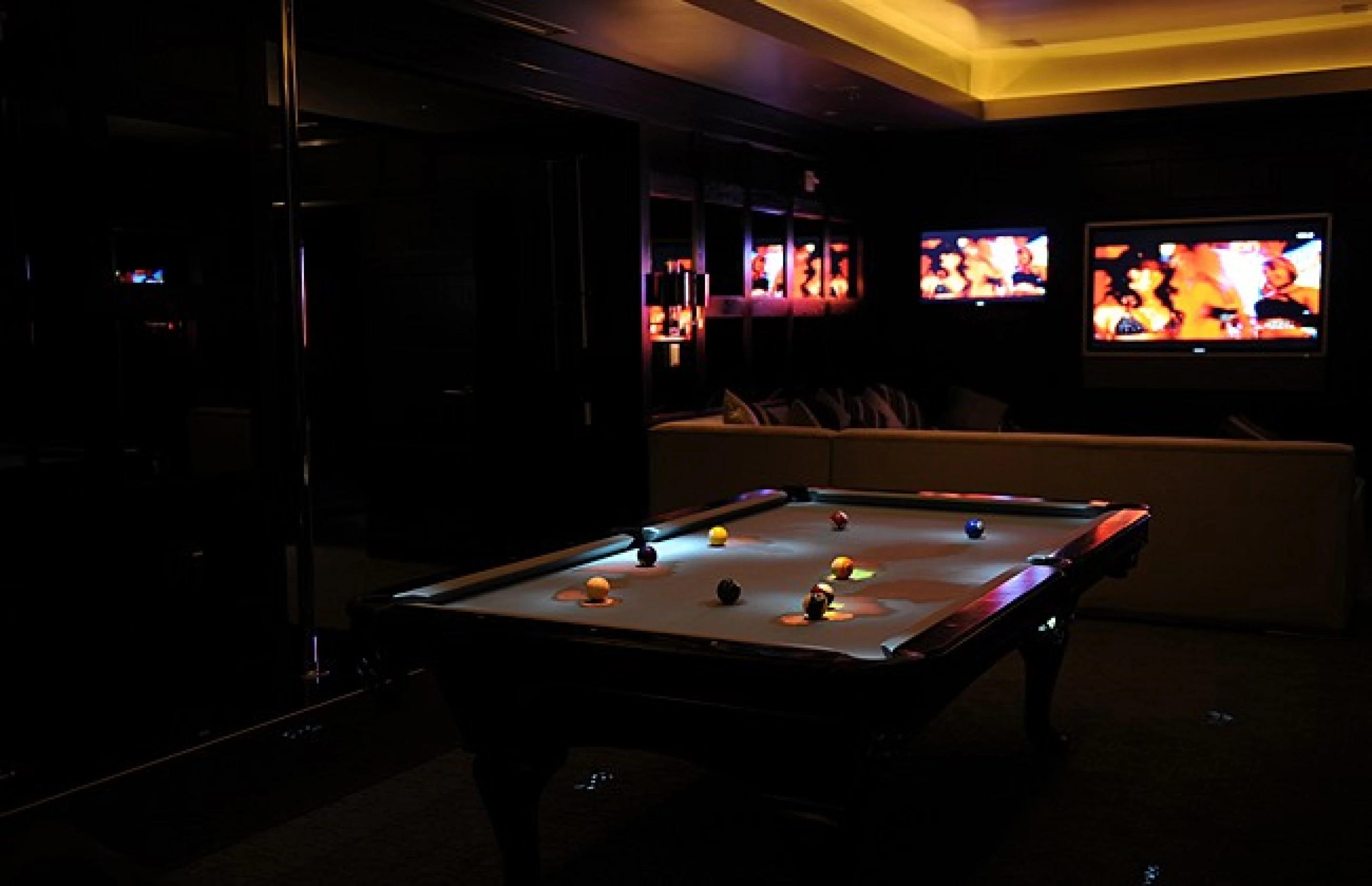 CueLight puts an animated spotlight on pool-playing