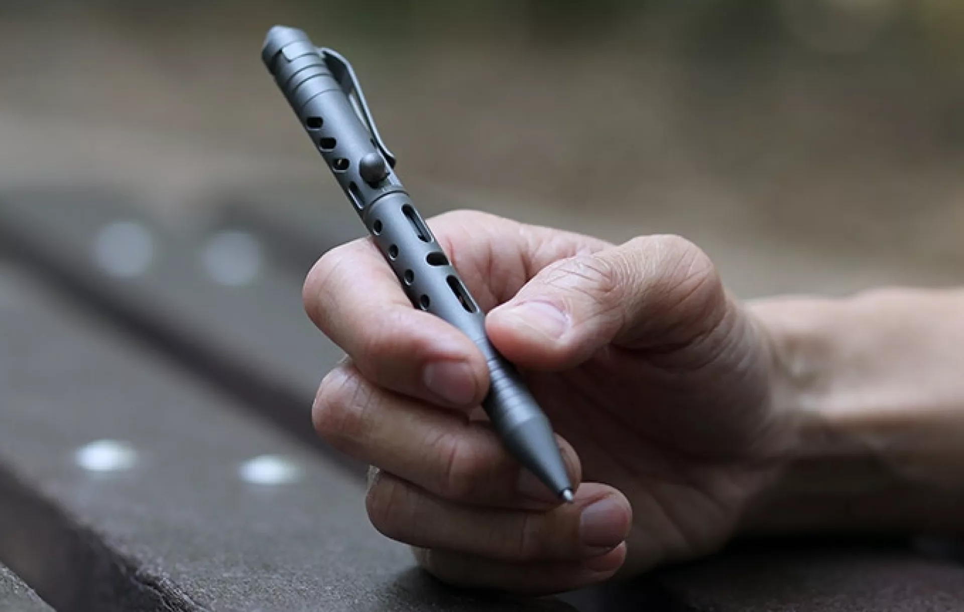 Bolt-action pen hides a tactical twist