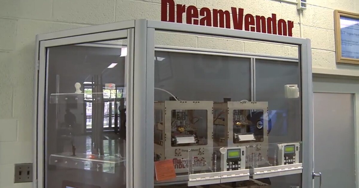 DreamVendor 3D printer vending machine turns students' ideas into reality